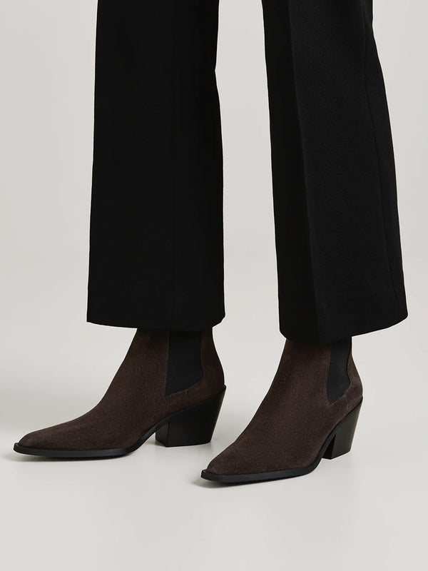 Leo Boot in Mulch Suede